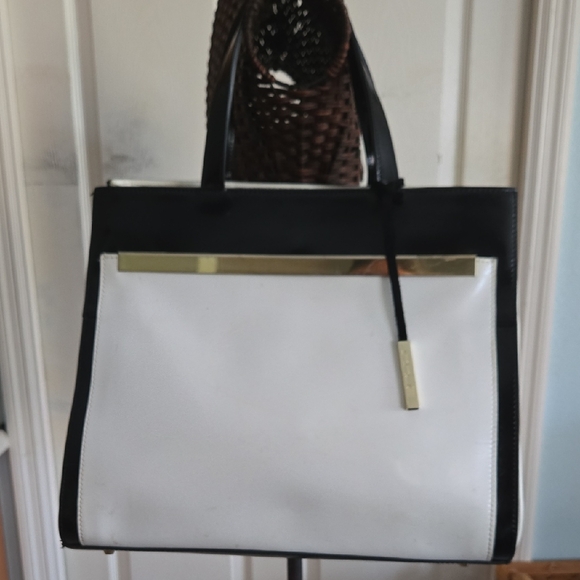 Innue | Bags | Innue Elegant Black And White Tote Bag | Poshmark